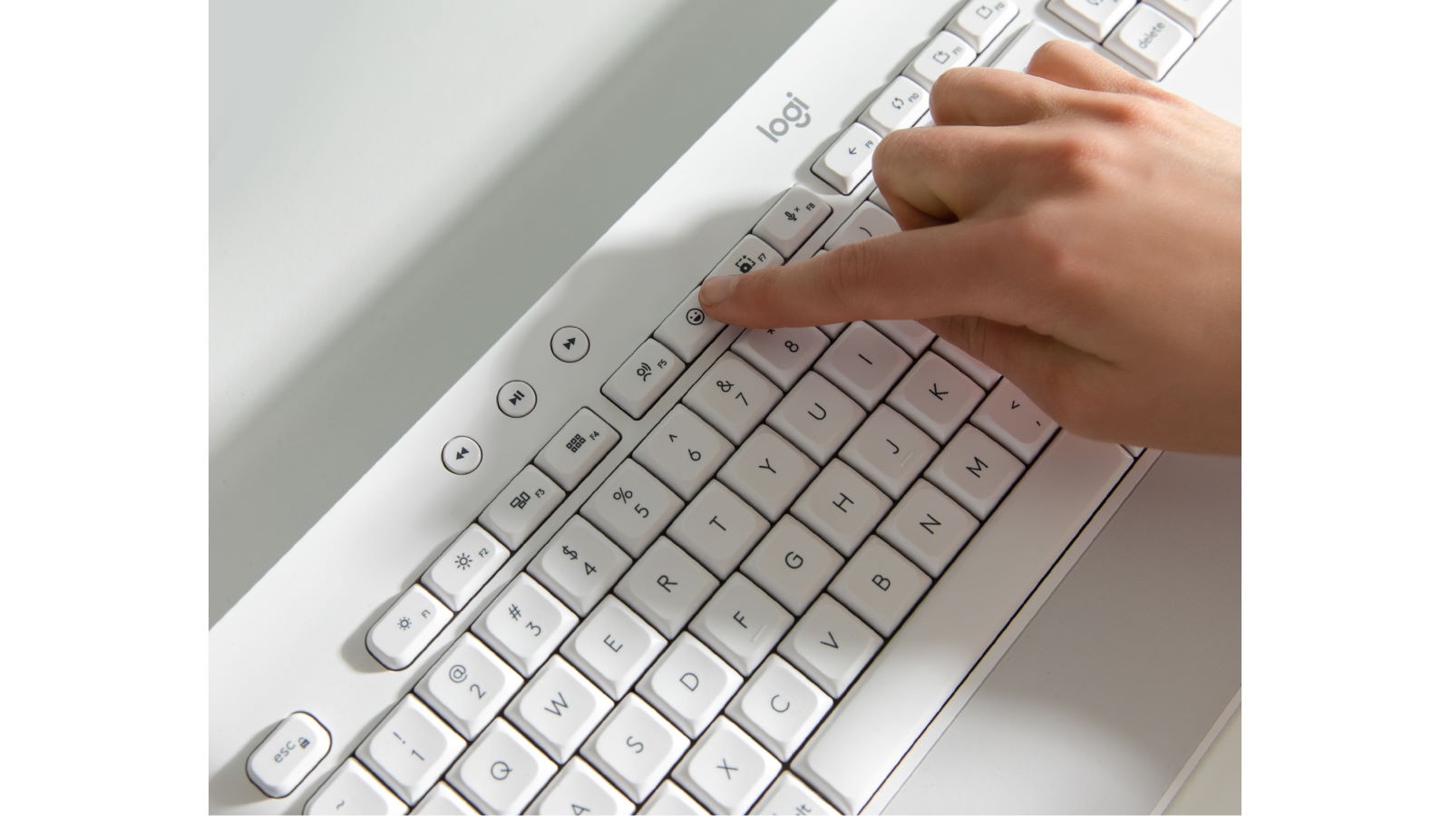 Logitech Signature K650 Wireless Keyboard - White | Joyce Mayne