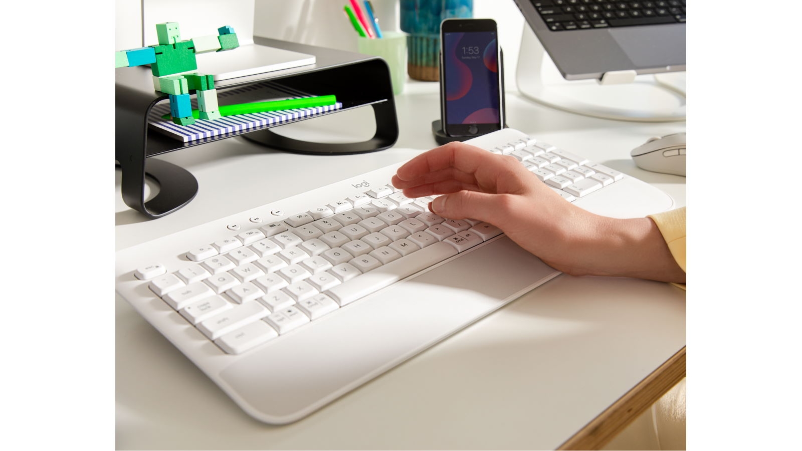 Logitech Signature K650 Wireless Keyboard - White | Joyce Mayne