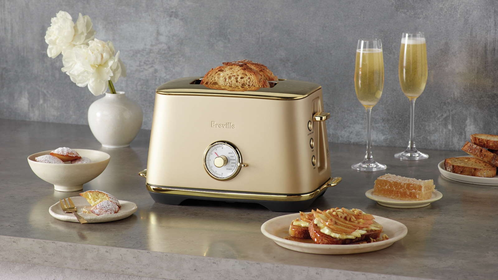 Breville the Toast Select Luxe Brass 2 Slice Toaster - Regal Prosecco ...