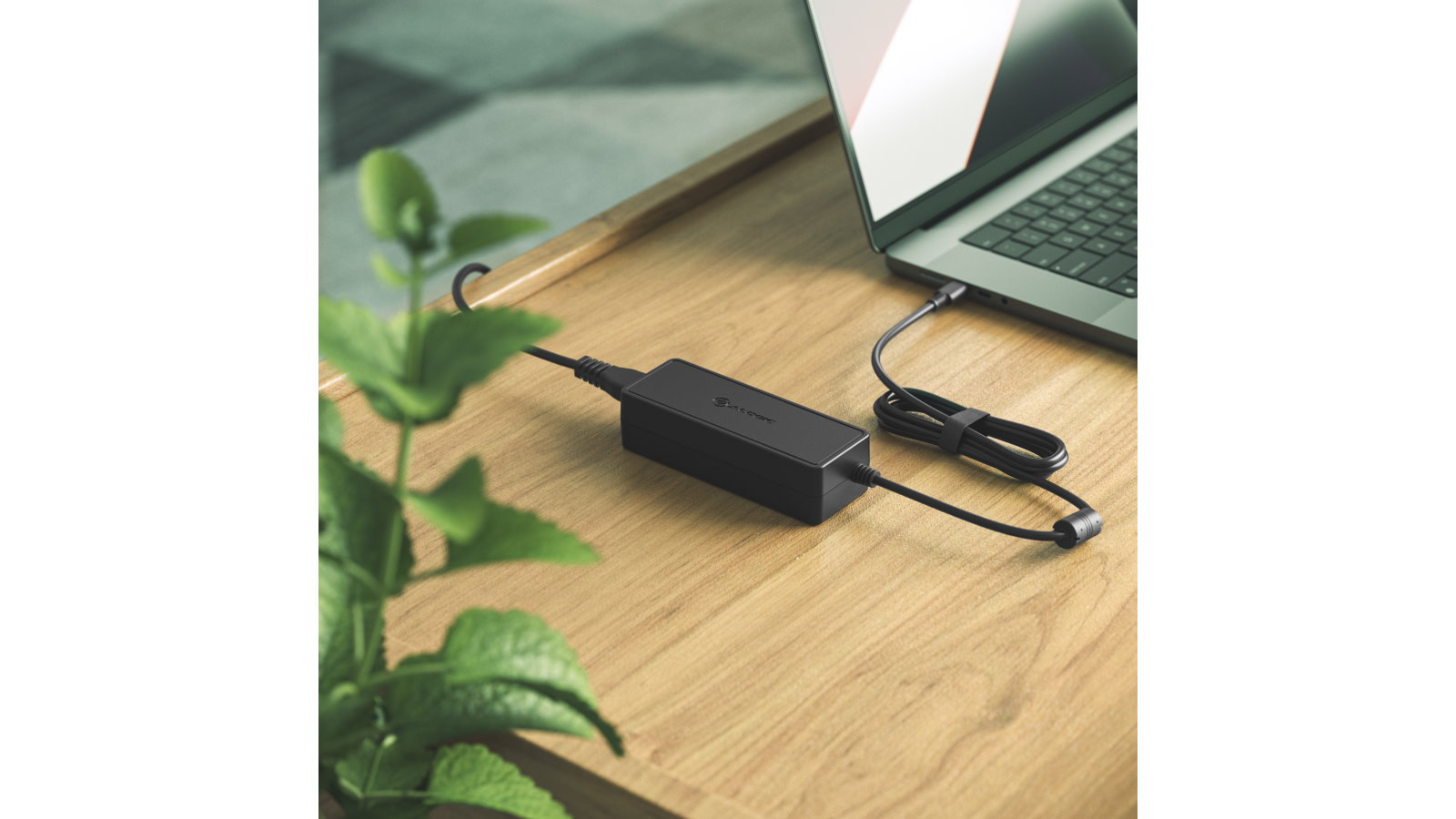 Alogic DV4 Quad Display Universal Docking Station with 100W Power ...