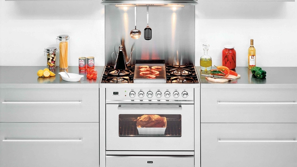 ILVE 90cm Teppanyaki Freestanding Cooker & ILVE 900mm Slimline Canopy ...